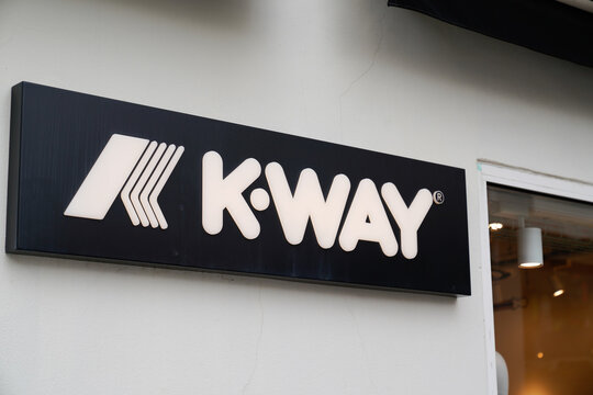 K-Way Immagini - Sfoglia 74 foto, vettoriali e video Stock | Adobe Stock