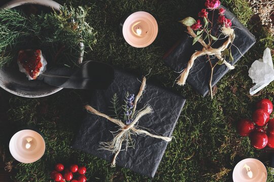 Imágenes de Yule: descubre bancos de fotos, ilustraciones, vectores y ...