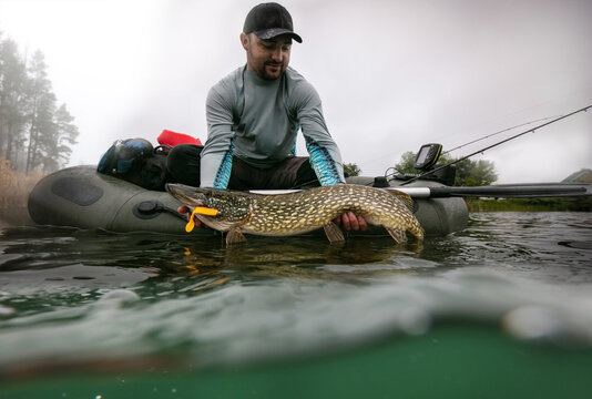 Master the Art of Pike Fishing: Essential Tips, Gear, and Techniques