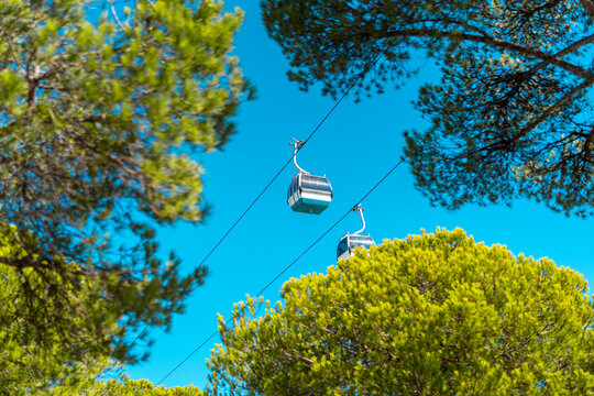 รูปภาพTelecabin – เลือกดูภาพถ่ายสต็อก เวกเตอร์ และวิดีโอ298 | Adobe Stock