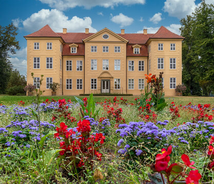 รูปภาพMecklenburg-Strelitz – เลือกดูภาพถ่ายสต็อก เวกเตอร์ และวิดีโอ102 ...