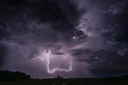 Donnern bilder – Bläddra bland 1,298 stockfoton, vektorer och videor ...