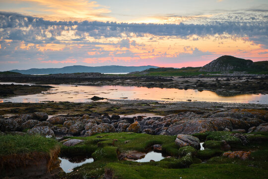 Fidden Images – Browse 15 Stock Photos, Vectors, and Video | Adobe Stock