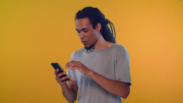 "Shocked Guy" Imagens – Procure 77 fotos, vetores e vídeos | Adobe Stock