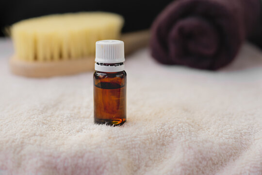 "Ether Oil" Imagens – Procure 30 fotos, vetores e vídeos | Adobe Stock