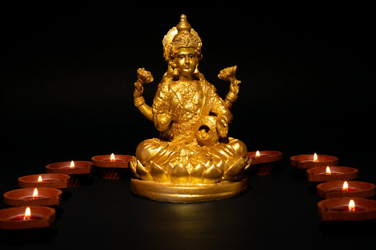 รูปภาพMahalakshmi – เลือกดูภาพถ่ายสต็อก เวกเตอร์ และวิดีโอ252 | Adobe Stock