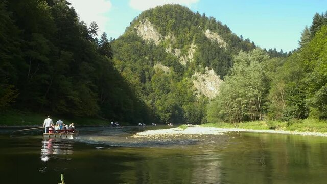 Obrázky Pieniny – procházejte fotografie, vektory a videa 13,130 ...