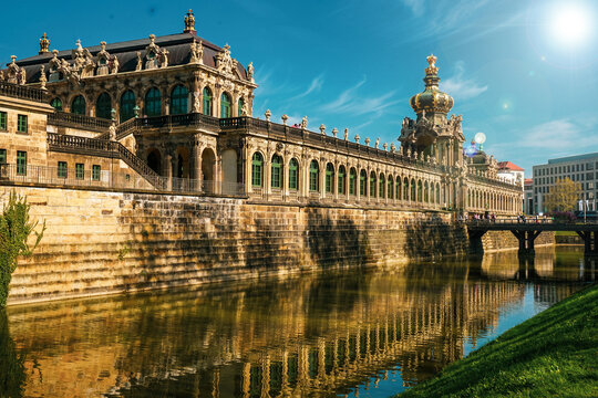 Seins Bilder – Durchsuchen 77,328 Archivfotos, Vektorgrafiken und ...