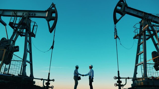 "Oil Pump-Jack" Images – Parcourir 28 le catalogue de photos, vecteurs ...