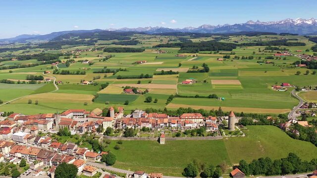 「Romont」の写真素材 | 165件の無料イラスト画像 | Adobe Stock