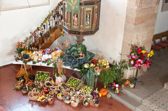 Erntedankkorb Bilder – Durchsuchen 1,145 Archivfotos, Vektorgrafiken ...