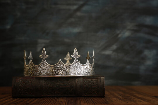 Crown Images – Browse 3,430,909 Stock Photos, Vectors, and Video ...