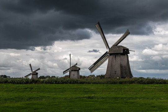 Imagens de Dark.windmill – Explore Fotografias do Stock, Vetores e ...