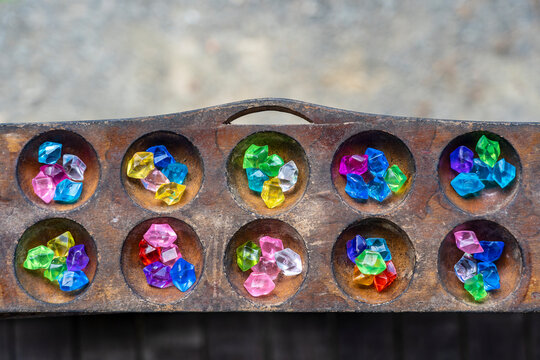 Congklak-Bilder: Stock-Fotos & -Videos. | Adobe Stock