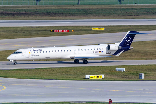 「Crj-900」の写真素材 | 135件の無料イラスト画像 | Adobe Stock