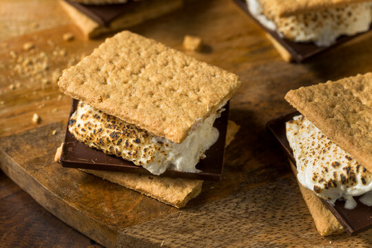 Graham Cracker Background Images – Browse 2,453 Stock Photos, Vectors ...