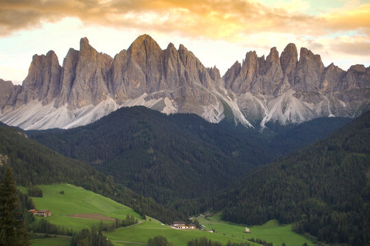 「Vilnoss」の画像 - 21 件の Stock 写真、ベクターおよびビデオ | Adobe Stock