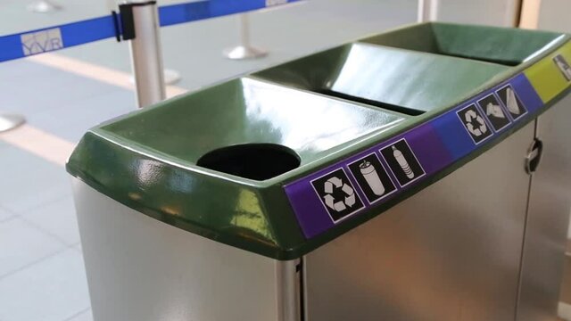 Yvr Bilder – Durchsuchen 494 Archivfotos, Vektorgrafiken und Videos ...