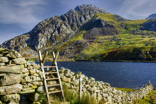 Idwal Bilder – Durchsuchen 807 Archivfotos, Vektorgrafiken und Videos ...