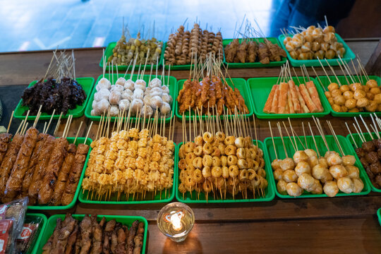 Angkringan bilder – Bläddra bland 410 stockfoton, vektorer och videor | Adobe Stock