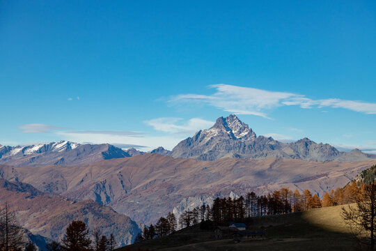 Monviso Bilder – Durchsuchen 2,496 Archivfotos, Vektorgrafiken und ...