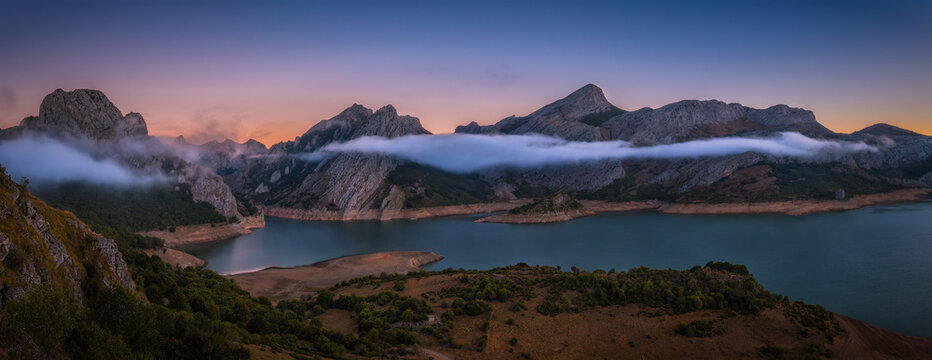 รูปภาพAuttum – เลือกดูภาพถ่ายสต็อก เวกเตอร์ และวิดีโอ151 | Adobe Stock