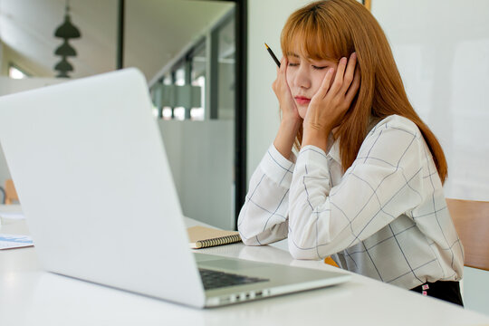 รูปภาพScrunching – เลือกดูภาพถ่ายสต็อก เวกเตอร์ และวิดีโอ151,920 ...