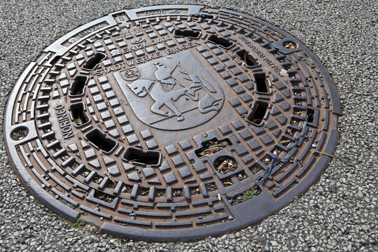 รูปภาพKontrollschacht – เลือกดูภาพถ่ายสต็อก เวกเตอร์ และวิดีโอ416 ...