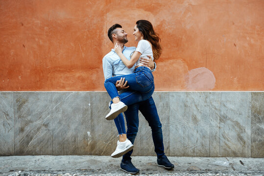 Desire Couple Bilder – Durchsuchen 73,070 Archivfotos, Vektorgrafiken ...