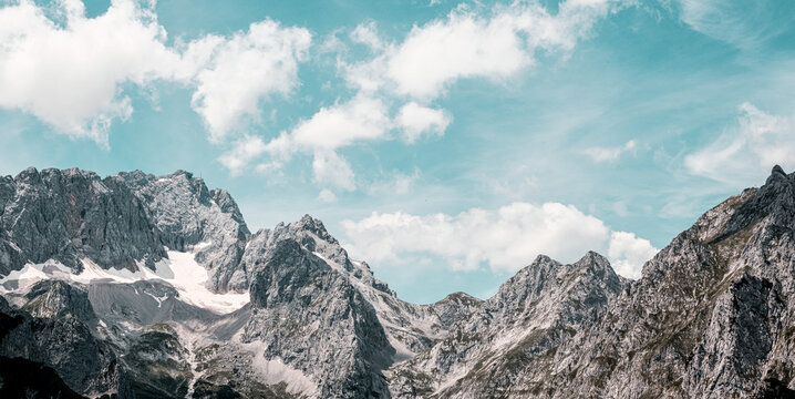 「Alpenregion」の写真素材 | 1,182件の無料イラスト画像 | Adobe Stock