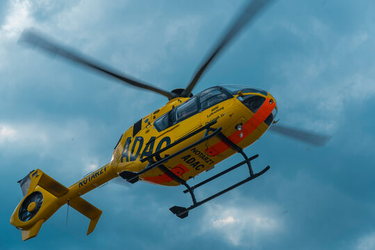 Adac Bilder – Durchsuchen 923 Archivfotos, Vektorgrafiken und Videos ...