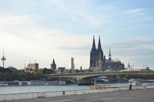 Gouching Billeder – Gennemse 1,838 stockfotos, vektorer og videoer ...