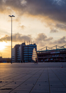 รูปภาพHeiligengeistfeld – เลือกดูภาพถ่ายสต็อก เวกเตอร์ และวิดีโอ165 ...