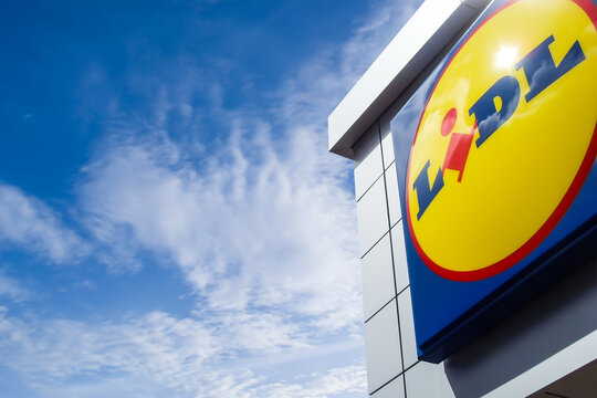 Lidl Immagini - Sfoglia 1,655 foto, vettoriali e video Stock | Adobe Stock
