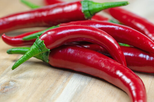 Pfefferoni bilder – Bläddra bland 2,520 stockfoton, vektorer och videor ...