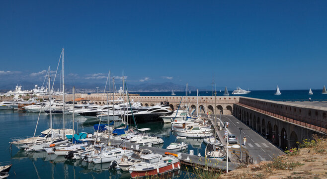 Larboard Bilder – Durchsuchen 1,705 Archivfotos, Vektorgrafiken und ...