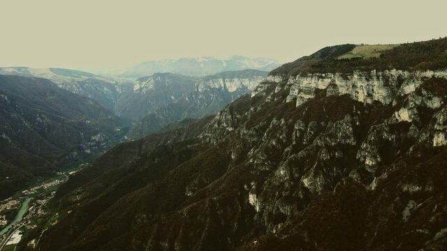 「Solagna」の写真素材 | 30件の無料イラスト画像 | Adobe Stock