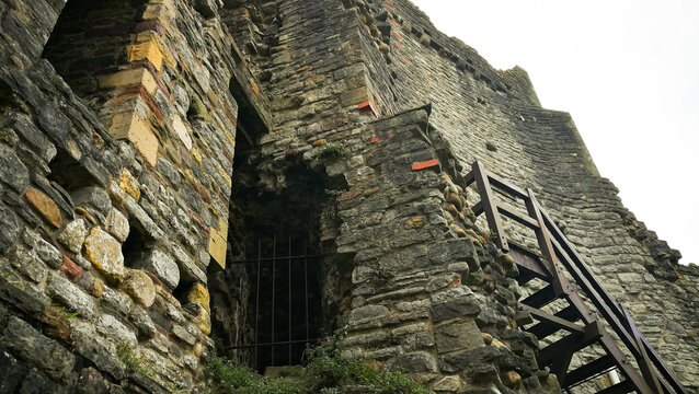 "Castle Walls" Bilder – Durchsuchen 1,808 Archivfotos, Vektorgrafiken ...