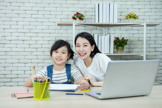 รูปภาพHalping – เลือกดูภาพถ่ายสต็อก เวกเตอร์ และวิดีโอ437 | Adobe Stock