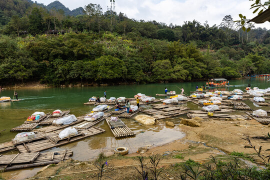 รูปภาพRaft – เลือกดูภาพถ่ายสต็อก เวกเตอร์ และวิดีโอ3,761,372 | Adobe Stock