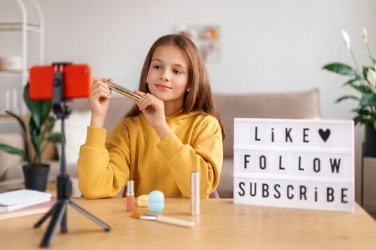 Vlogger Images – Browse 119,403 Stock Photos, Vectors, and Video ...