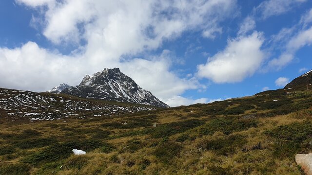 Imágenes de Mounten: descubre bancos de fotos, ilustraciones, vectores ...