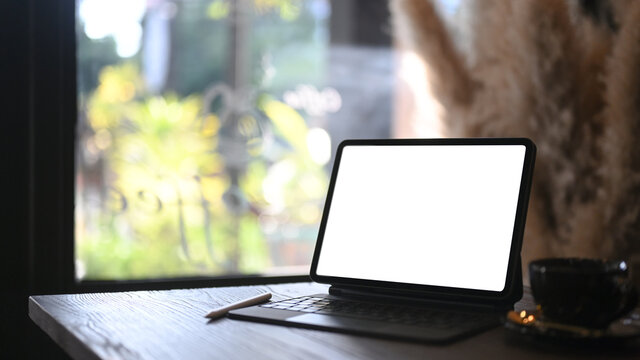 "Laptop Screen" Images – Browse 3,490 Stock Photos, Vectors, and Video ...