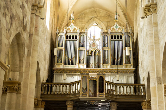 Iulia Bilder – Durchsuchen 2,666 Archivfotos, Vektorgrafiken und Videos ...