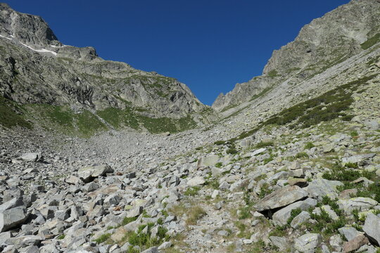 Pierriers Bilder – Durchsuchen 951 Archivfotos, Vektorgrafiken und ...