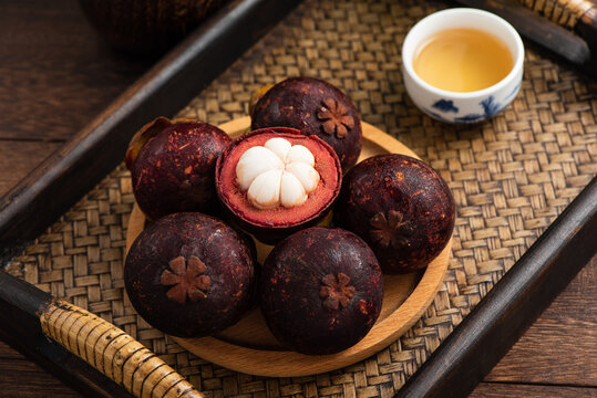 「Mangosteen」の画像 - 30,250 件の Stock 写真、ベクターおよびビデオ | Adobe Stock