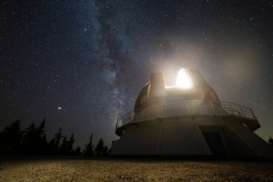 รูปภาพObservatoire – เลือกดูภาพถ่ายสต็อก เวกเตอร์ และวิดีโอ2,859 ...