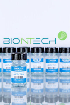 Biontech bilder – Bläddra bland 4,581 stockfoton, vektorer och videor ...