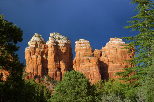 รูปภาพSpires – เลือกดูภาพถ่ายสต็อก เวกเตอร์ และวิดีโอ495,203 | Adobe Stock