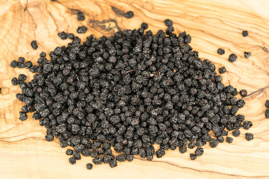 Schwarzbeeren bilder – Bläddra bland 669 stockfoton, vektorer och ...